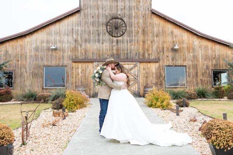Winter Country Wedding at Moore’s Flying M Ranch ...